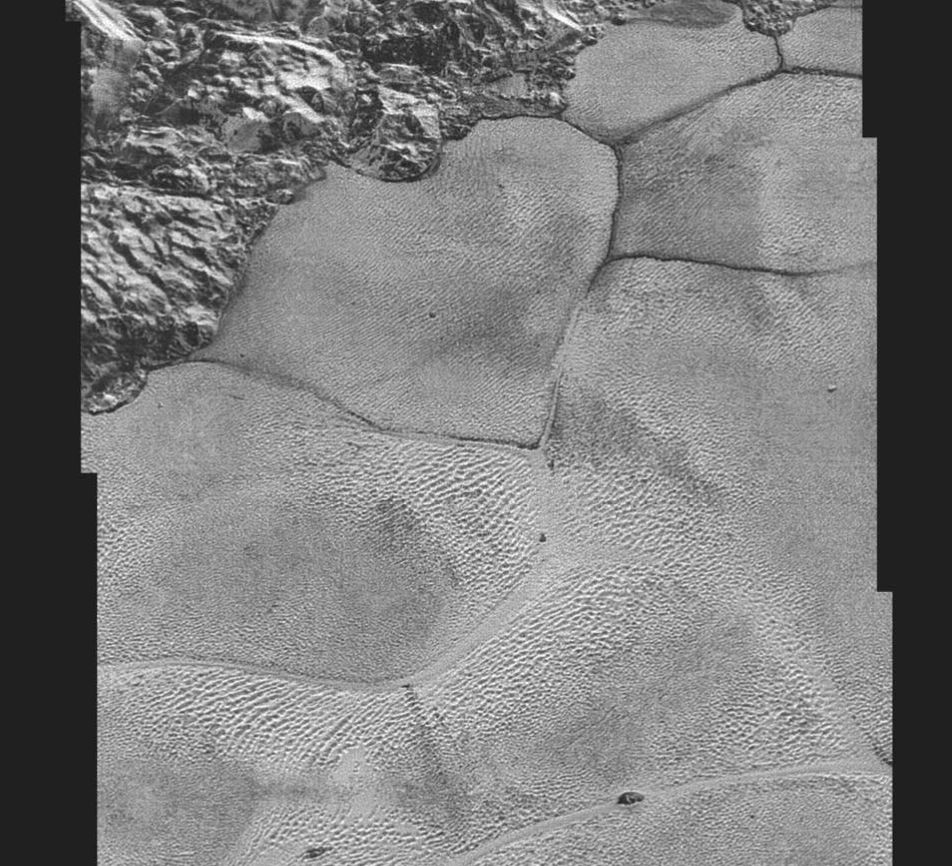 Neue Erkenntnisse über die Eisformen von Sputnik Planitia auf Pluto ...